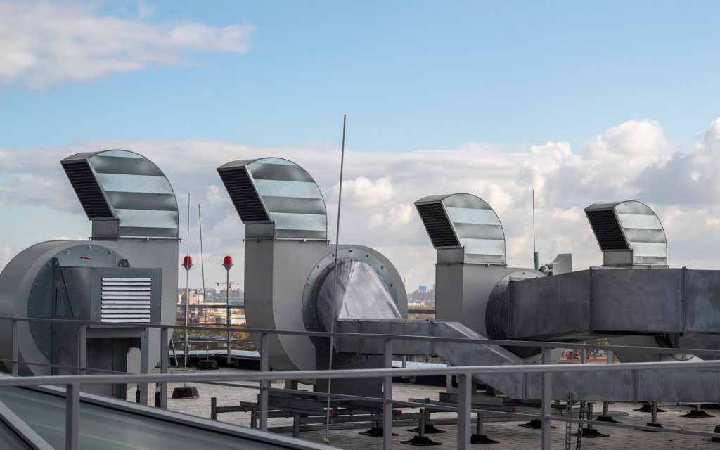 Why Are AC Units on the Roof Top Unit in Commercial Buildings? | React ...